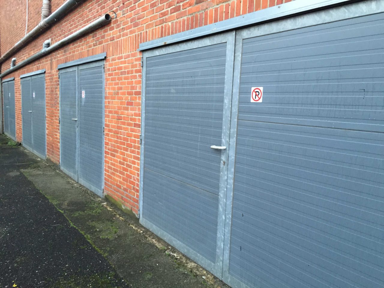 De Staanplaatsen - Overdekte Stalling - VOERTUIGEN, CAMPERS & BOTEN